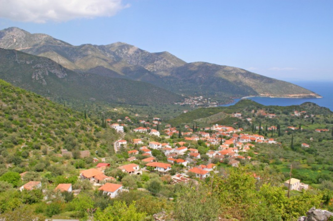 ΑΝΑΤΟΛΙΚΗ ΛΑΚΩΝΙΑ / ΤΟ ΑΡΑΞΟΒΟΛΙ ΤΗΣ ΖΩΗΣ - motoexplorer.gr